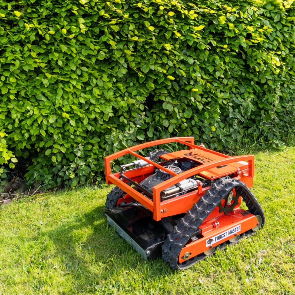 Remote Control Lawn Mower - Petrol 7 Hp 'MM-LM550' Crawler Mower ...