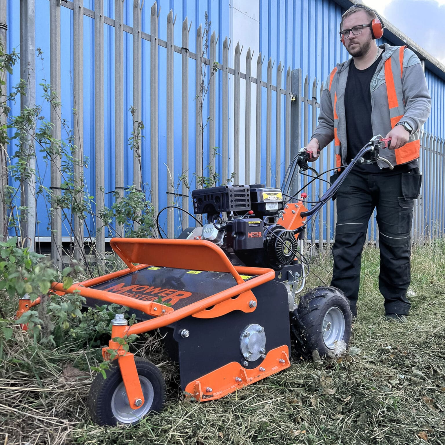 FM600S Self-Propelled Flail Mower & Brushcutter - 8hp Rough Cut Mower ...